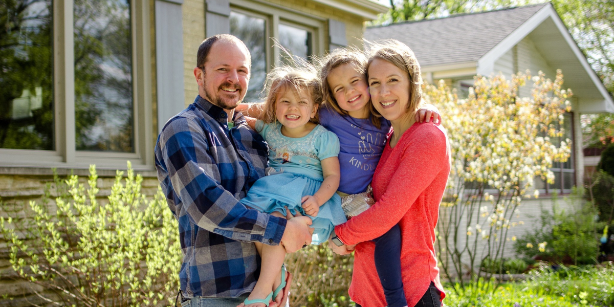 The Facebook Community Accelerator Fostered This Global Family Group