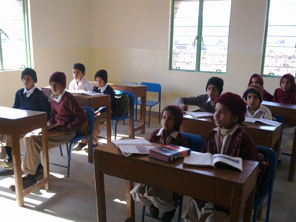 Reports on School for 250 Underprivileged Pakistani Children - GlobalGiving