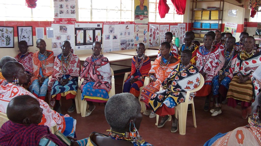 Equip a rural Kenyan library with a computer lab - GlobalGiving