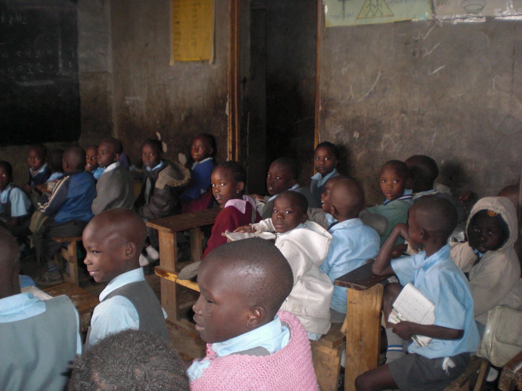 Support 6 community library centres in Kenyan slum - GlobalGiving