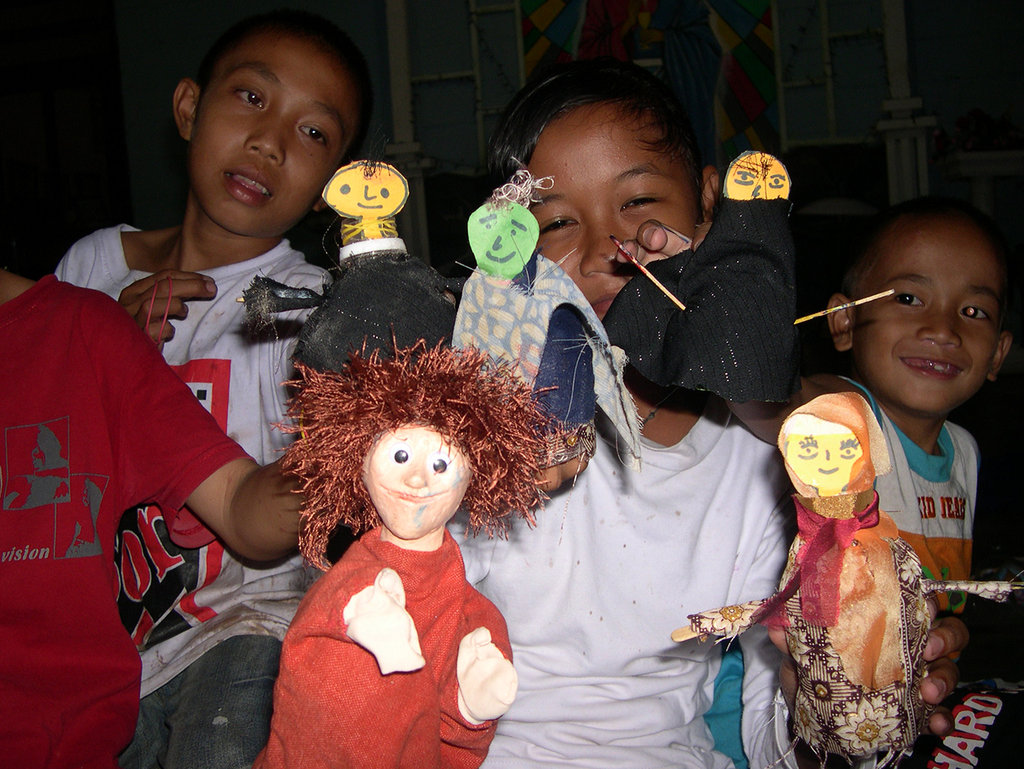 "Puppets against-abuse" in Kinshasa - GlobalGiving