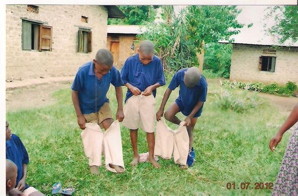 How to Share Clothing Poor Children in Uganda - GlobalGiving