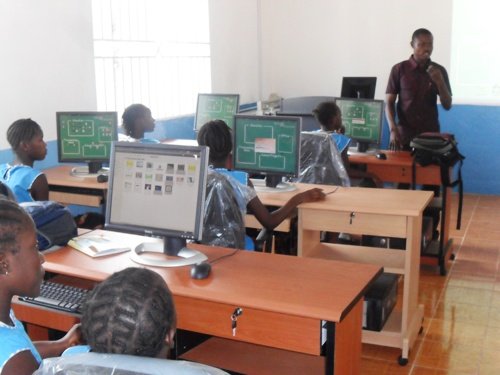 Provide Computer Competence Training to 15 Girls - GlobalGiving