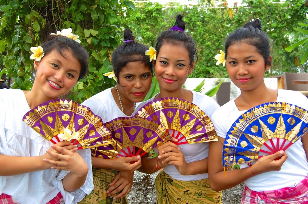 Empowering Women through Skills Education in Bali - GlobalGiving