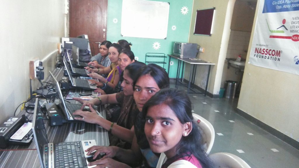 COMPUTER LITERACY CLASS FOR 30 INDIAN GIRLS - GlobalGiving