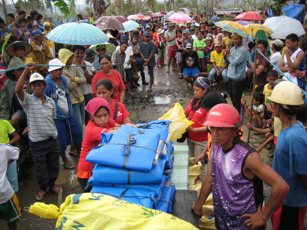 Reports on Provide Emergency Relief Packs for Haiyan victims - GlobalGiving