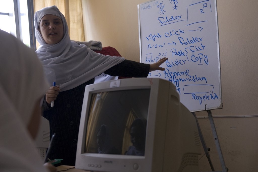 Empower Afghan girls with computer skills - GlobalGiving