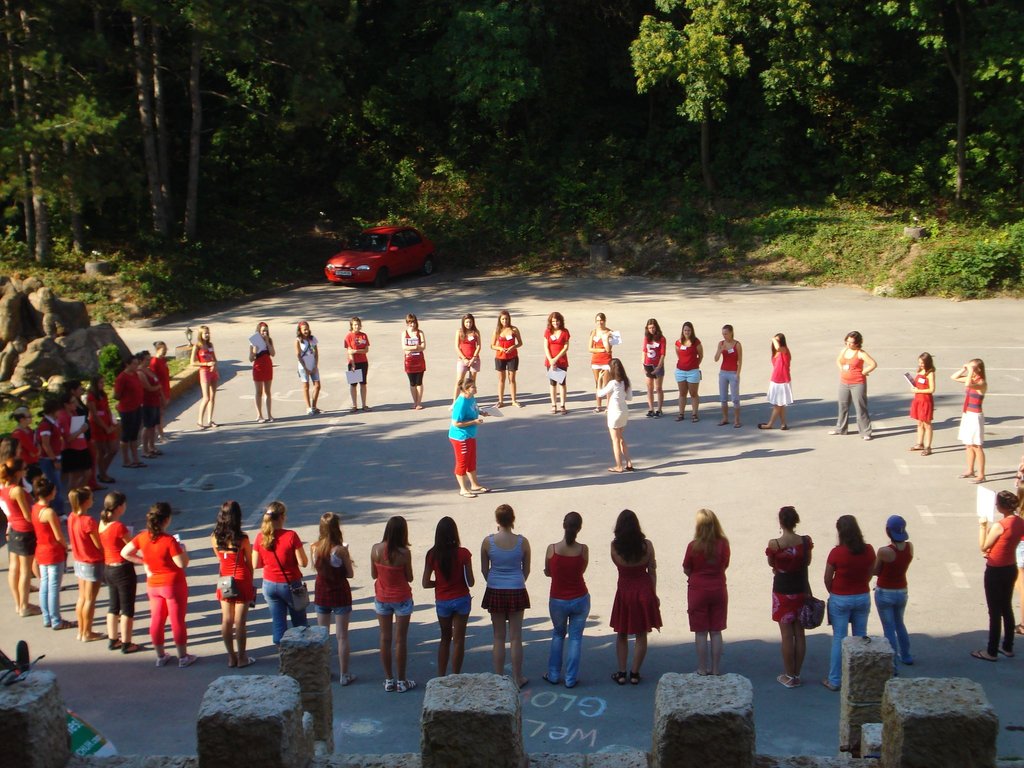 Girls Leading Our World (GLOW) Leadership Academy - GlobalGiving