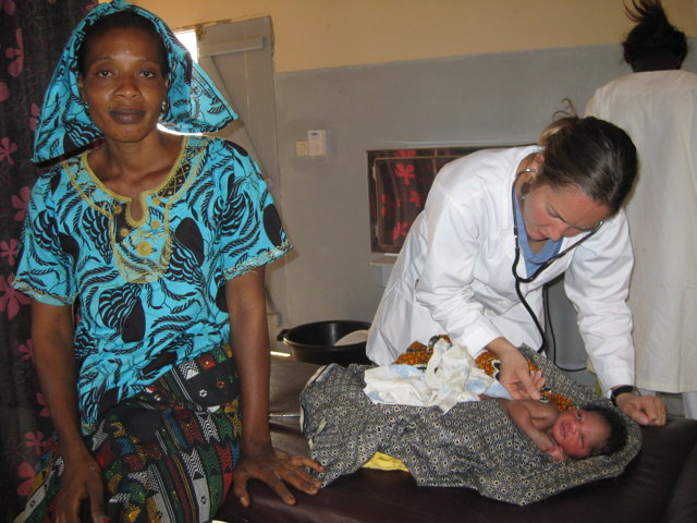"A Book for Midwives" in French for West Africa - GlobalGiving