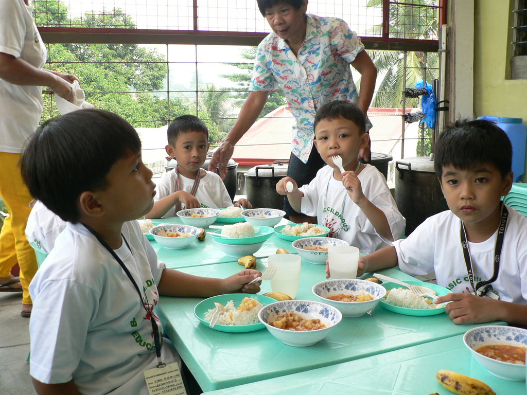 Pinagpala Children Center Feeding Program - GlobalGiving