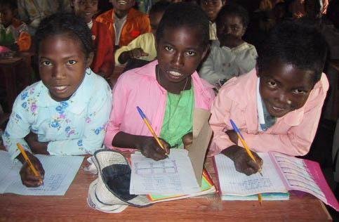 Books For Madagascar's English Literacy Initiative - GlobalGiving