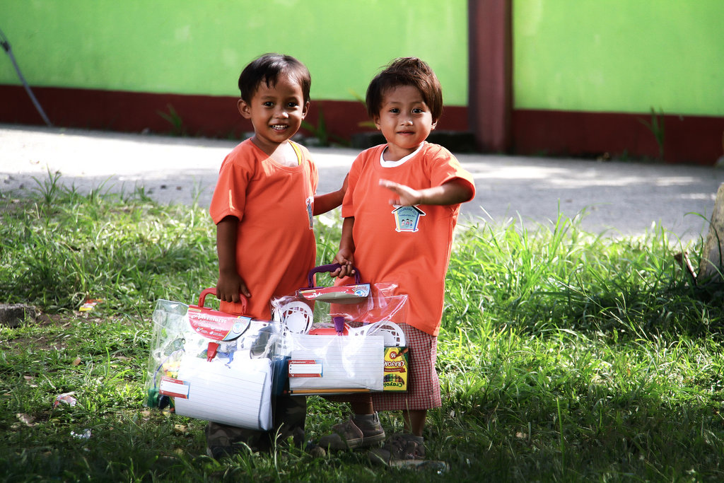 Help Feed and Send to School Poor Kids in the Phil - GlobalGiving