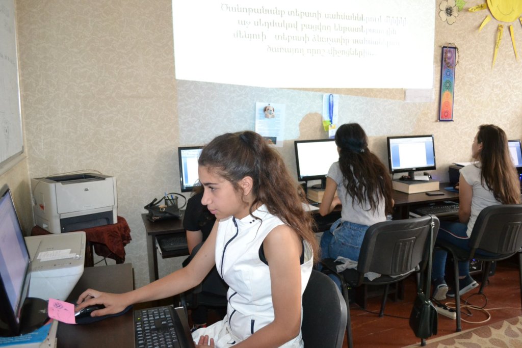 Reports on Computer Classes for Creative Minds - GlobalGiving