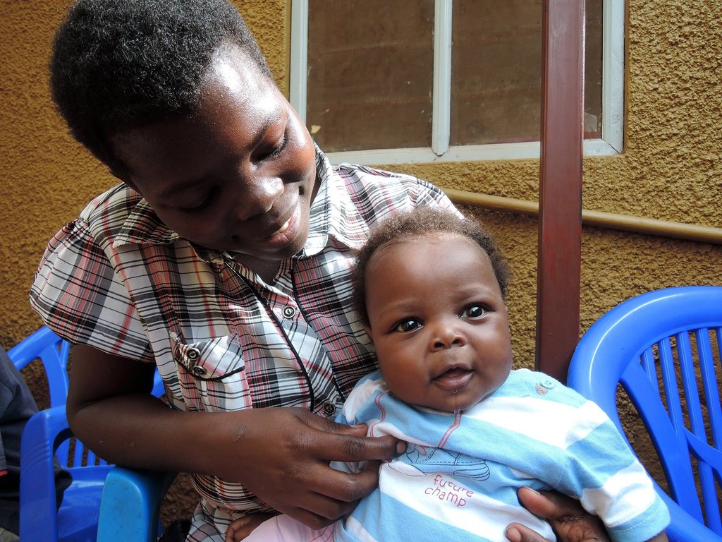 Comprehensive HIV Treatment for 12,000 Ugandans - GlobalGiving