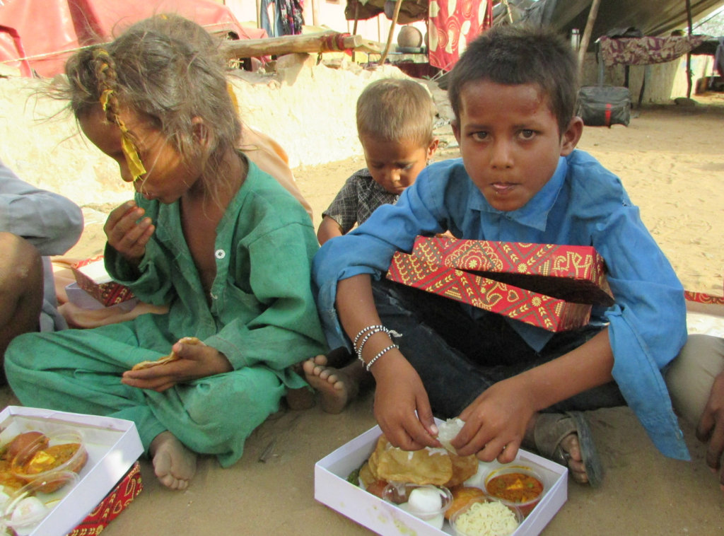 Reports on Support for food & Toys to 25 Slum Children - GlobalGiving