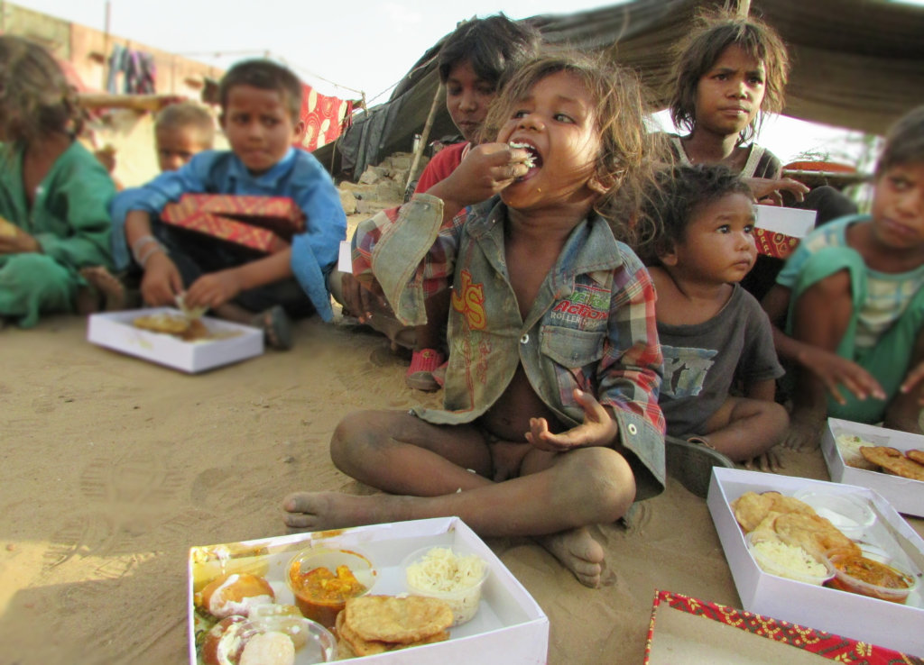 Reports on Support for food & Toys to 25 Slum Children - GlobalGiving