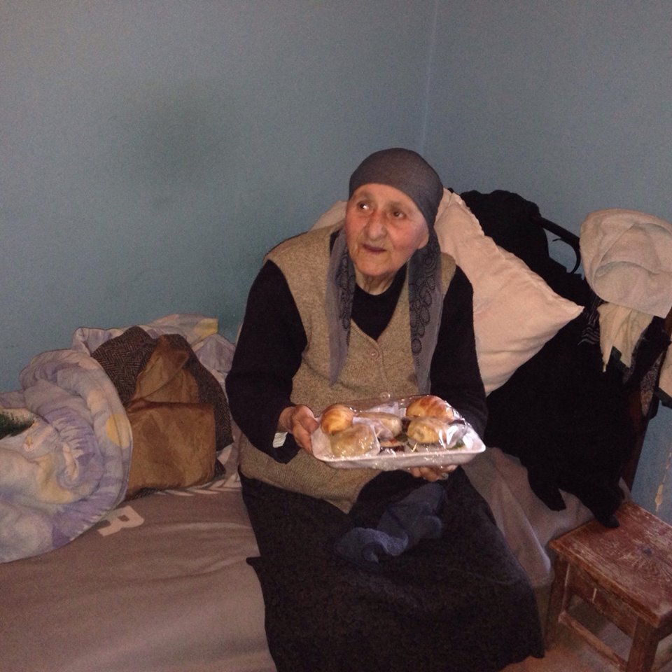 Hot Meals for Destitute Elderly Women - GlobalGiving