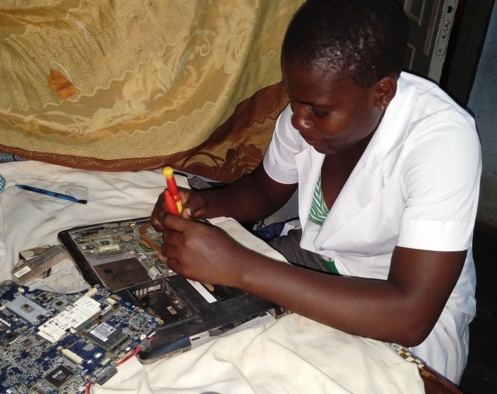 Support Girls in Electronics Project - GlobalGiving