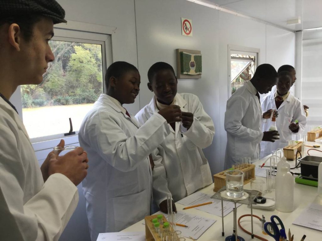 Reports on Mobile Science Lab to Impact students in Zimbabwe - GlobalGiving
