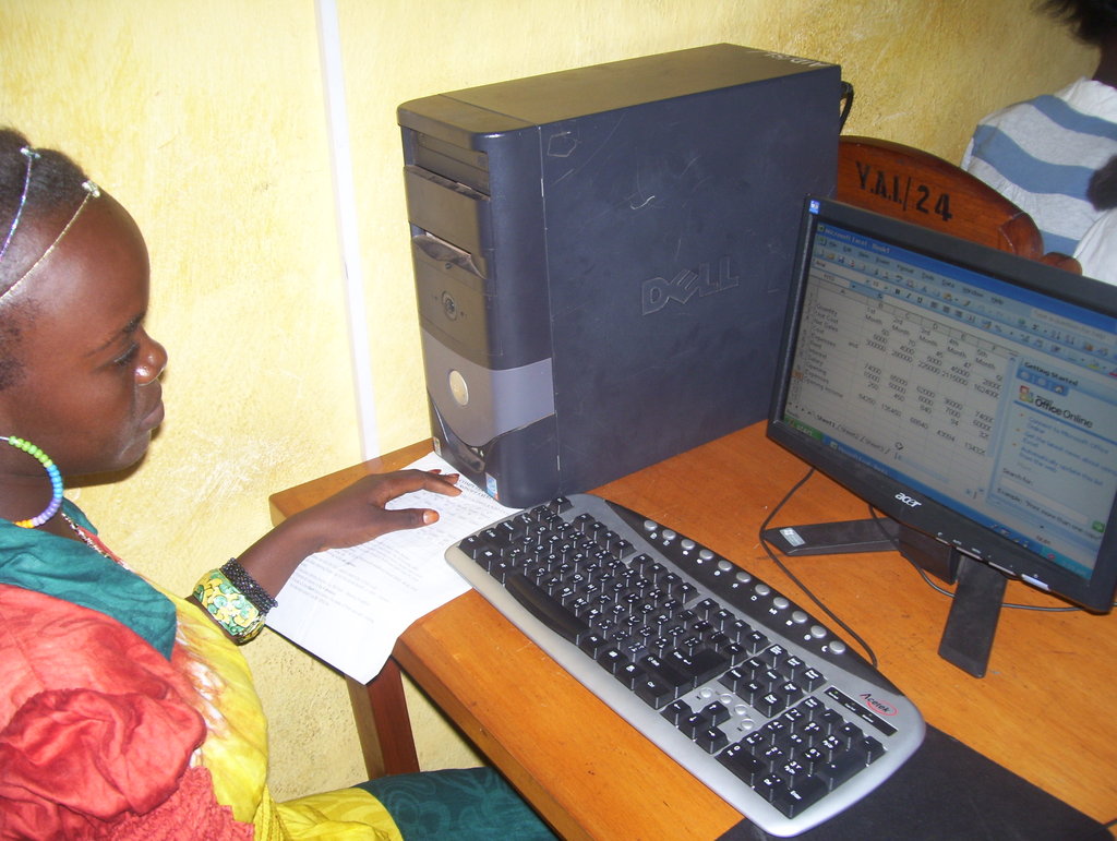 Empower Youths Through Computer Skills Training - GlobalGiving