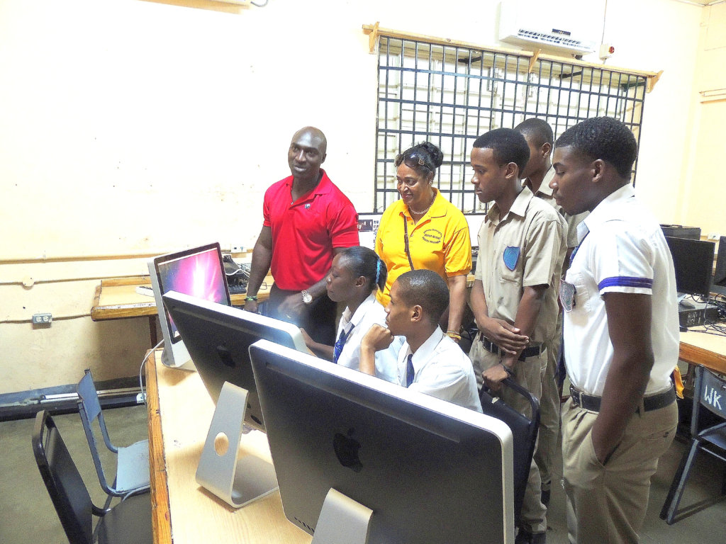 Technology for 200 Schools in Developing Countries - GlobalGiving