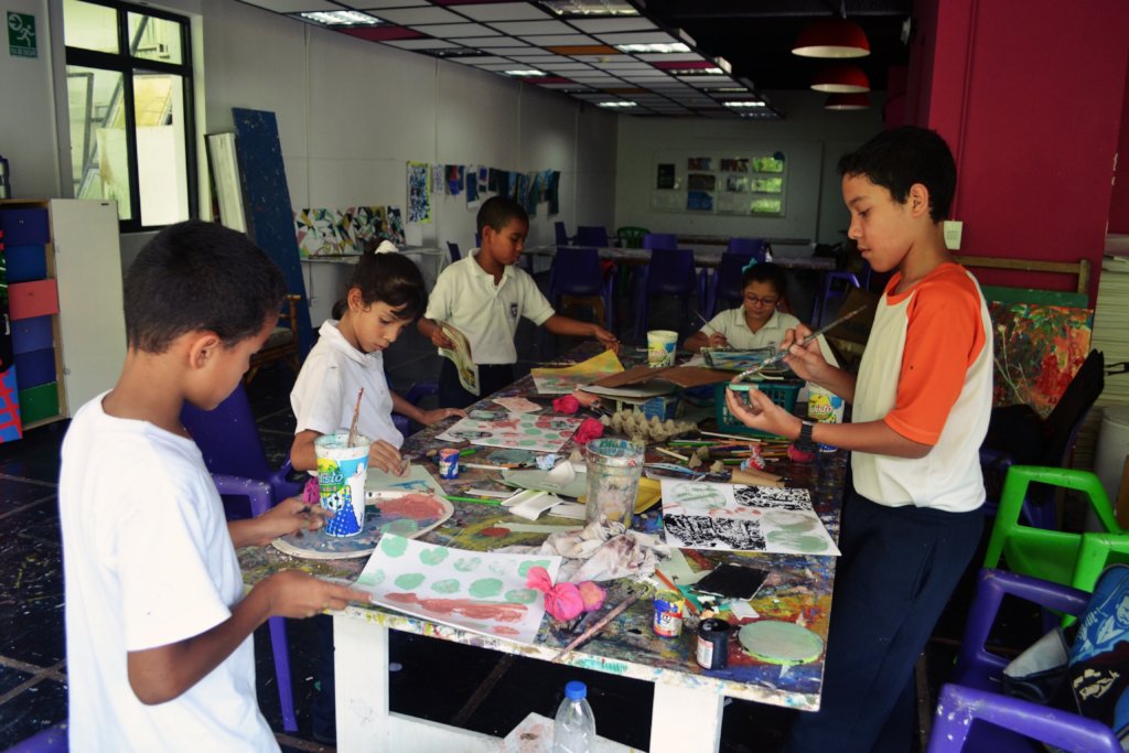 Arts and hope for 180 vulnerable venezuelan kids - GlobalGiving