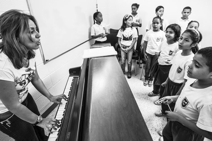 Arts and hope for 180 vulnerable venezuelan kids - GlobalGiving