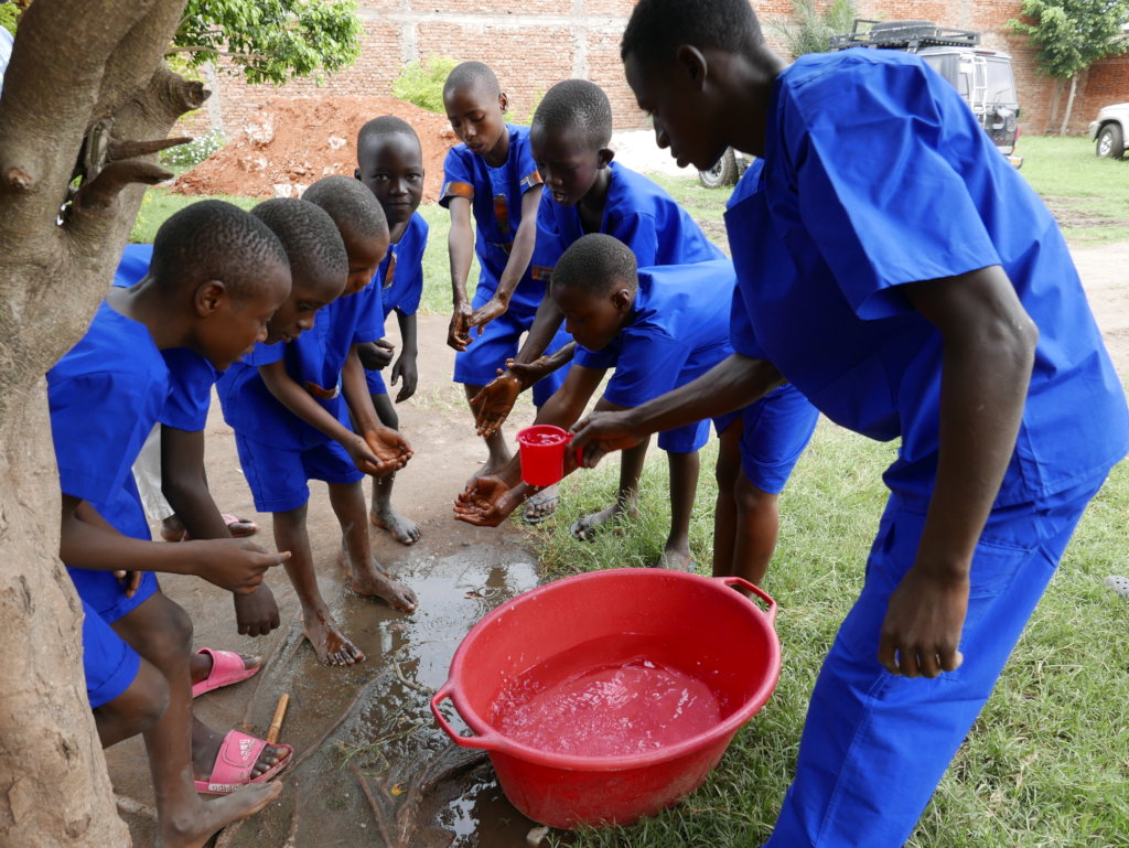 Feeding minds and tummies of 230 children - GlobalGiving