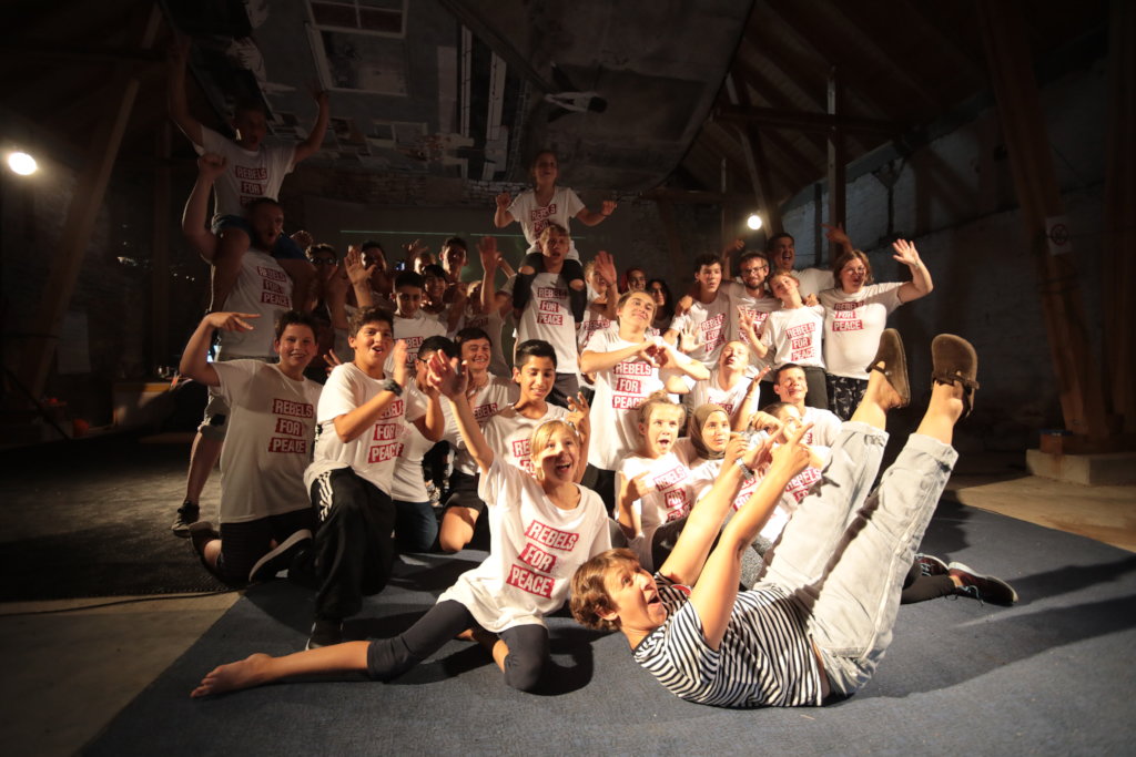 Peace-making residence for 50 refugee teenagers - GlobalGiving