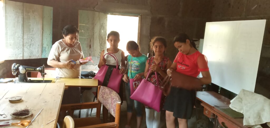 Reports on Lifting up through learning - GlobalGiving