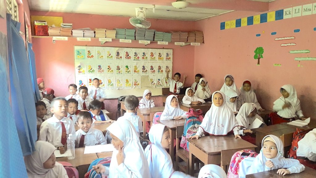 Help 50 Indonesian Kids Continue Their Schooling - GlobalGiving