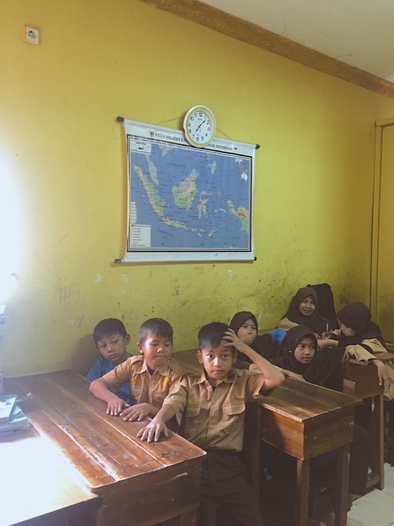 Help 50 Indonesian Kids Continue Their Schooling - GlobalGiving