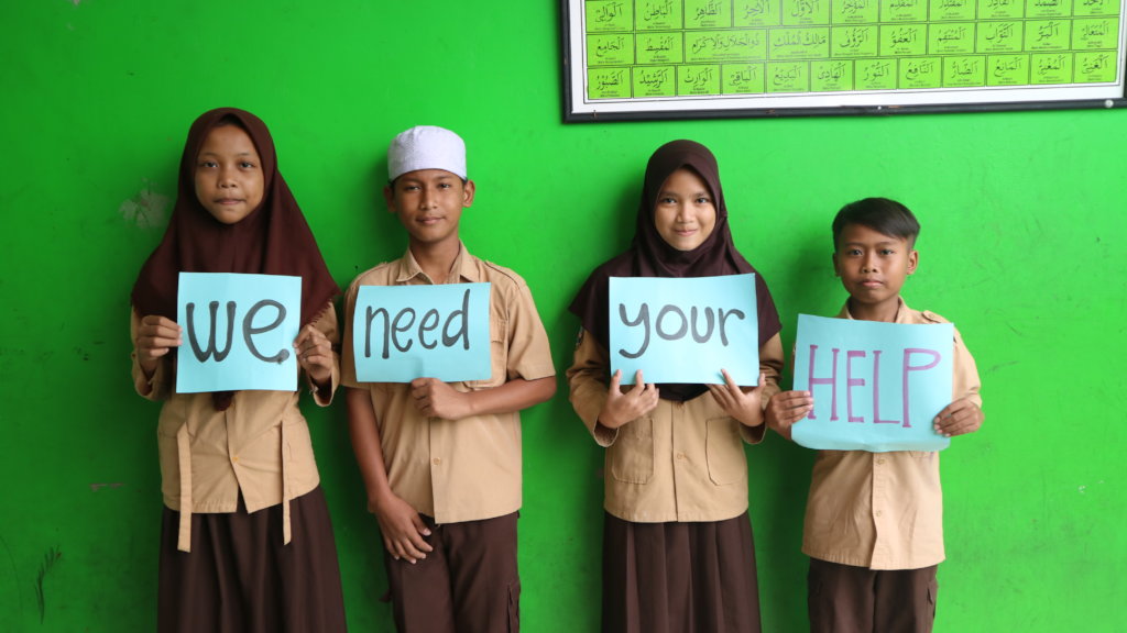 Help 50 Indonesian Kids Continue Their Schooling - GlobalGiving