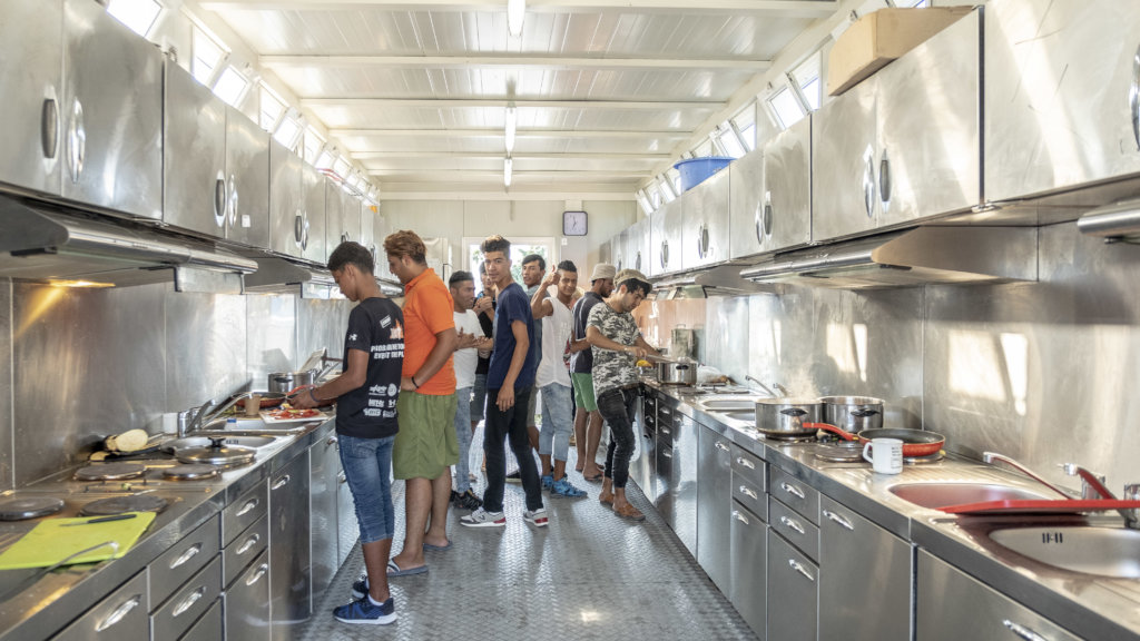 Support community kitchens for refugees on Lesvos - GlobalGiving