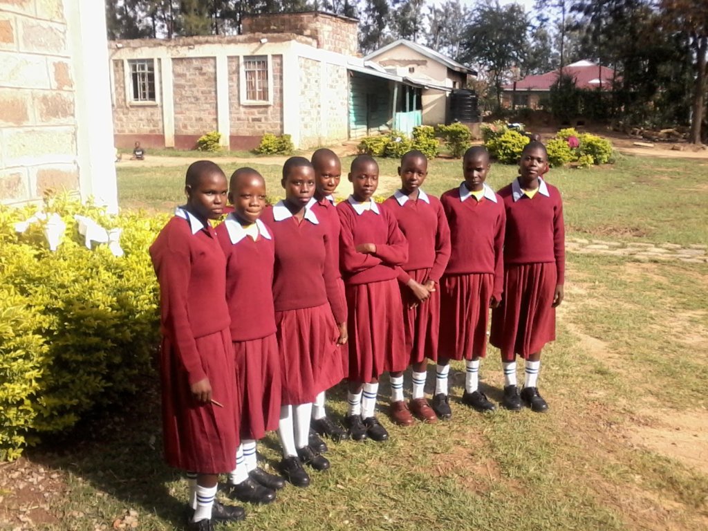 Change200 Kenyan girls lives through education - GlobalGiving