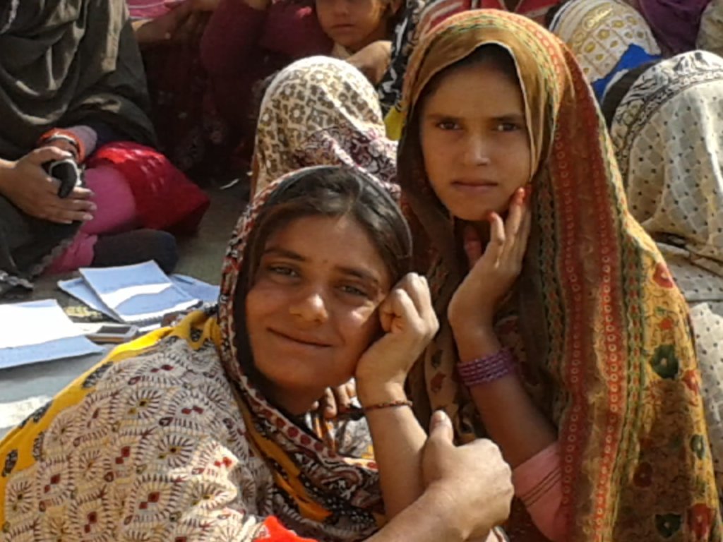 Providing School kit to 200 Girls in Pakistan - GlobalGiving