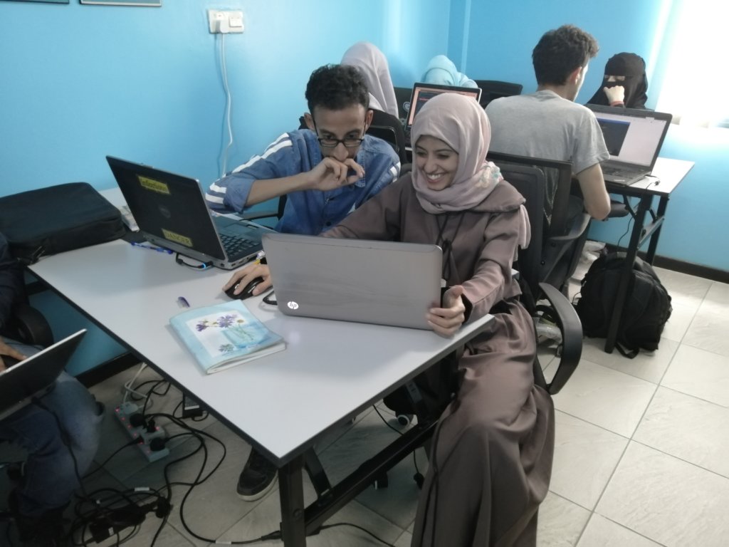 Coding a brighter future for 15 youth in Yemen - GlobalGiving