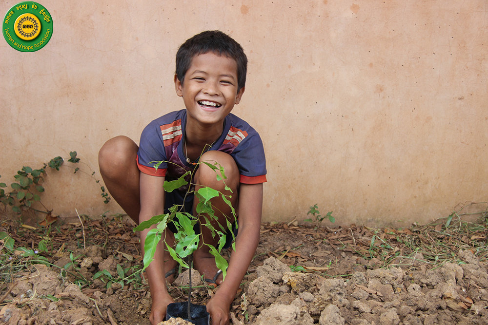 Plant 100 Trees A Year For Urgent Climate Action - GlobalGiving