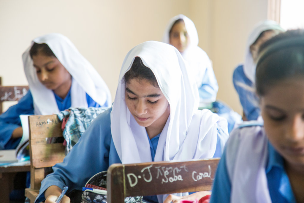 Transform Pakistan's under-resourced Girls Schools - GlobalGiving