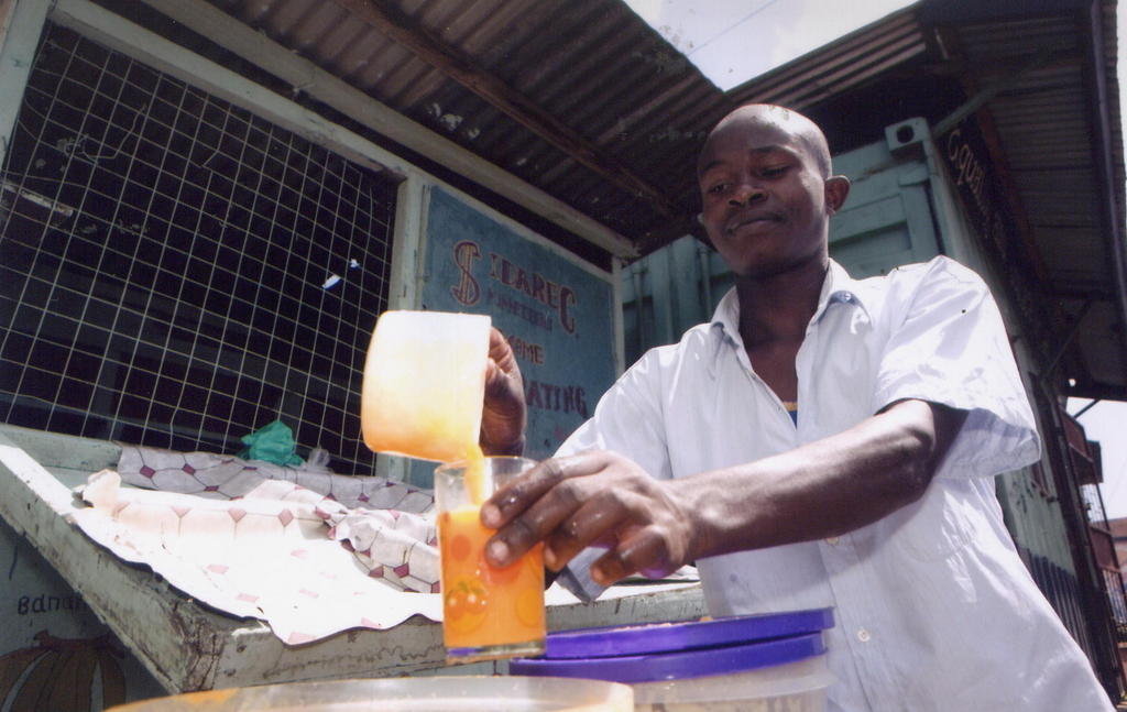 Livelihood support for youth and women in slums - GlobalGiving