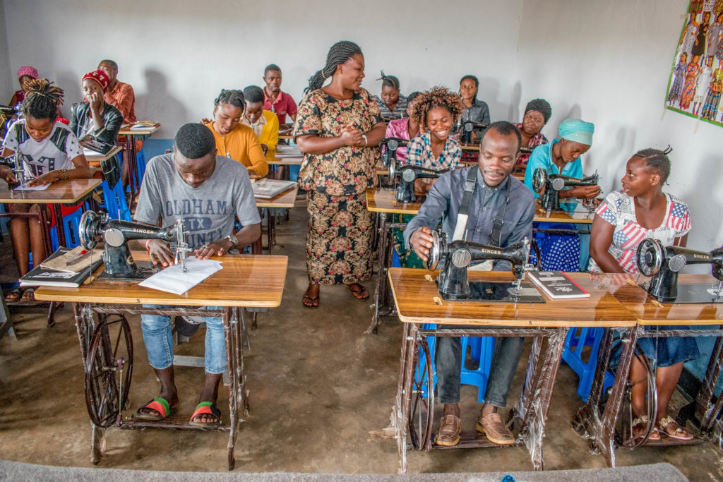 Invest in refugees...support their initiatives! - GlobalGiving