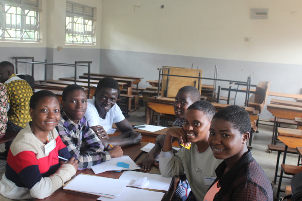 Create a turning point for 50 Ugandan students - GlobalGiving