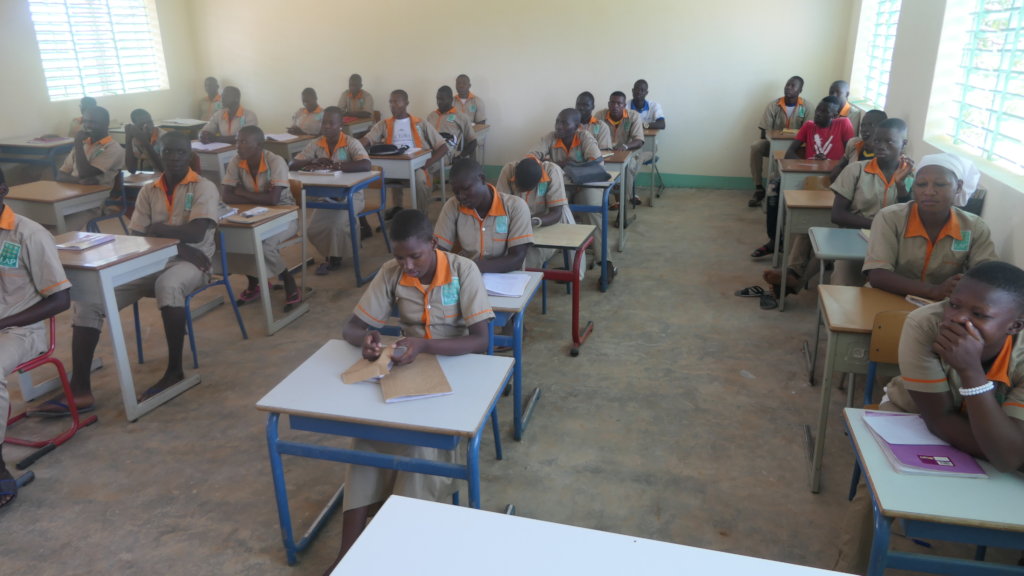 Help 20 refugee children study for their future - GlobalGiving