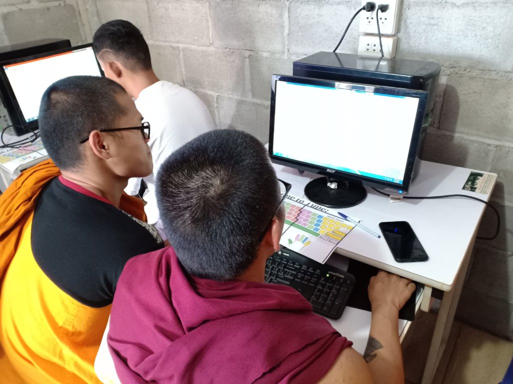 Computers for Refugee Children - GlobalGiving