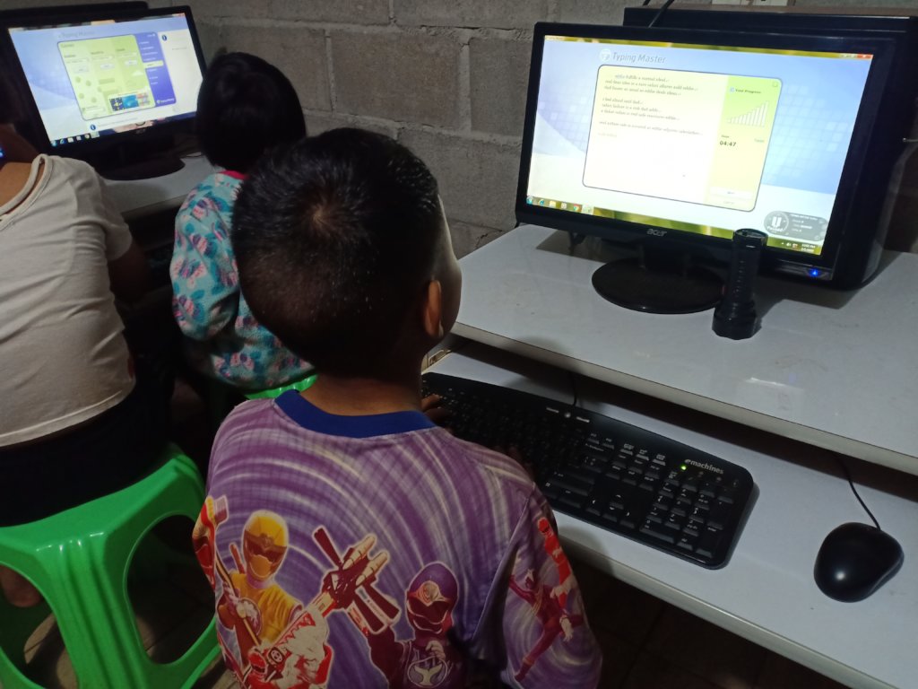 Computers for Refugee Children - GlobalGiving
