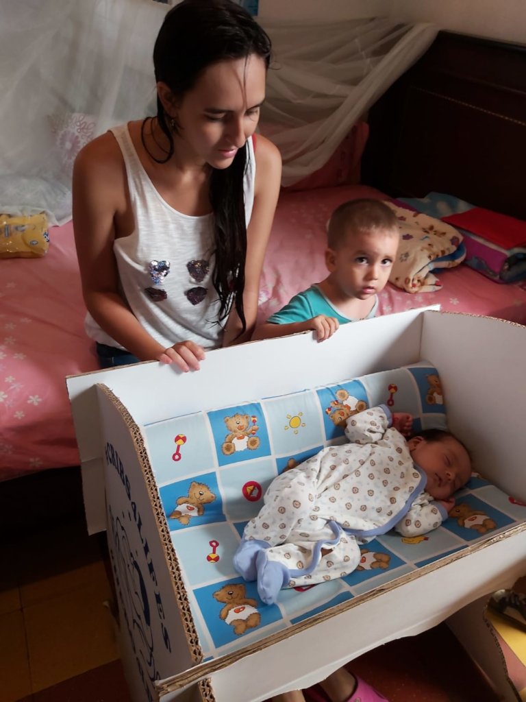 Ecological Cribs & food for 3.000 kids - GlobalGiving