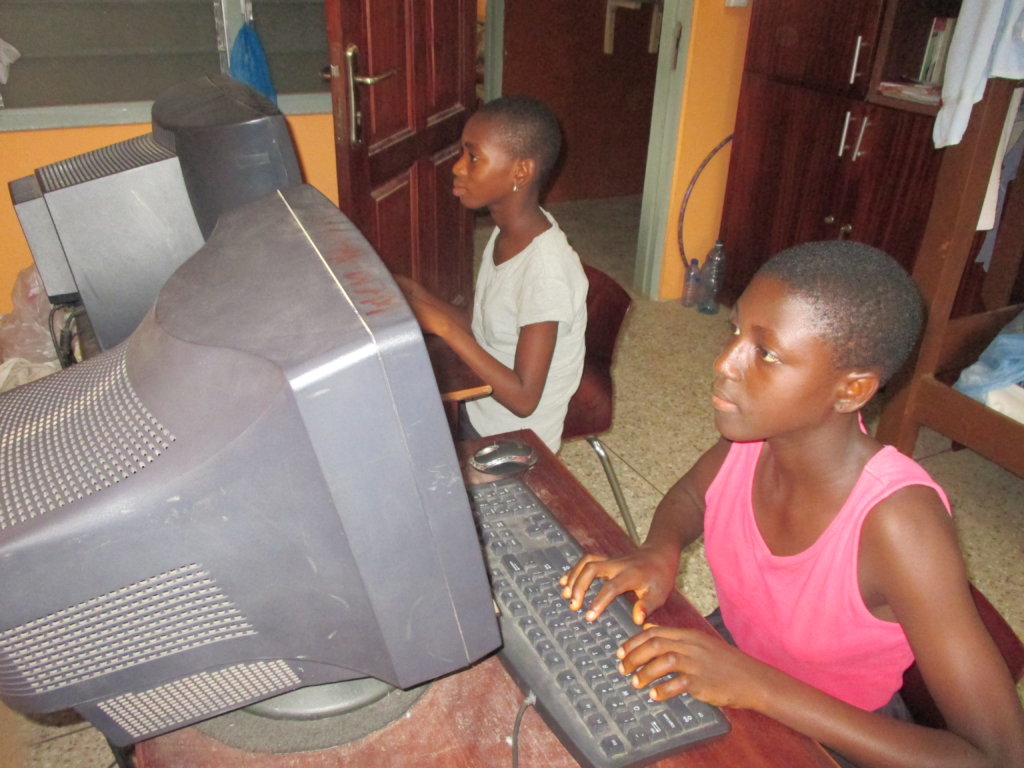 Provide 20 computers for former street children - GlobalGiving