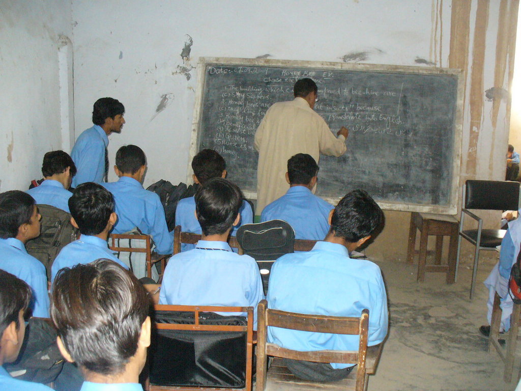 Provide 100 Children in Pakistan with Education - GlobalGiving