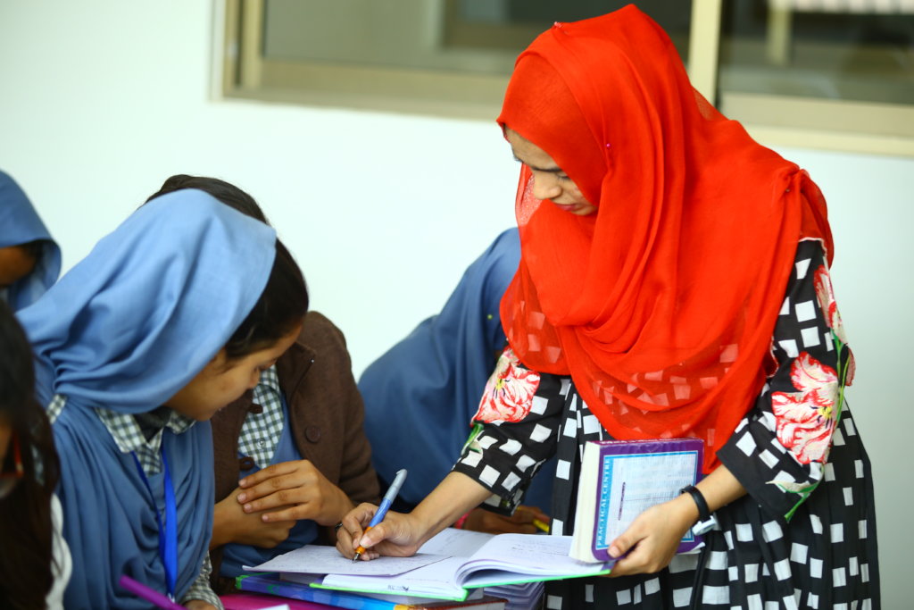 Empower Girls with College Education in Pakistan - GlobalGiving