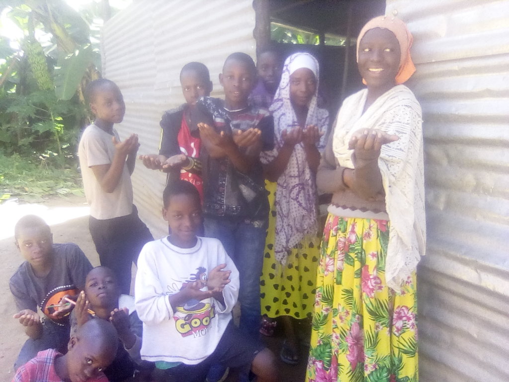 HELP 100 ORPHANS AND VULNERABLE CHILDREN TO STUDY - GlobalGiving